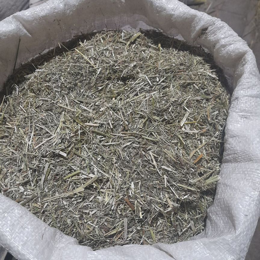 Сено в мешках