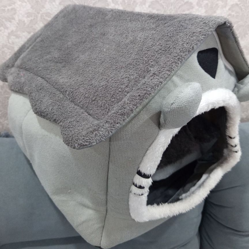 Домик для кошек и собак