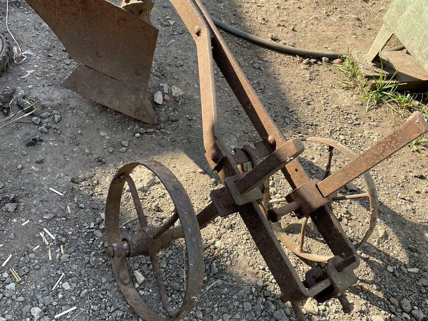 Конный плуг