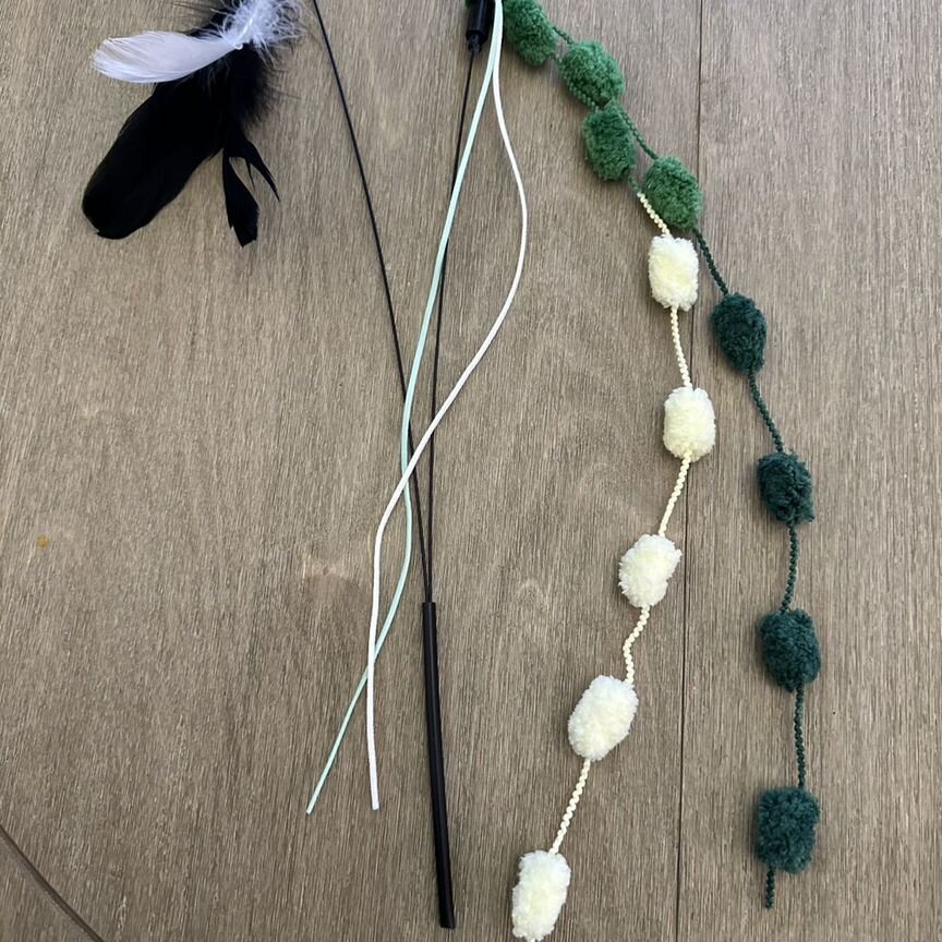 Игрушка дразнилка для кошек двойная