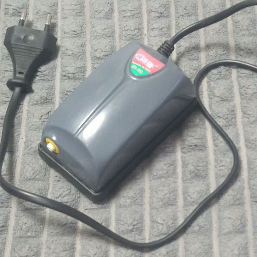 Компрессор для аквариума. Воздух для рыб)