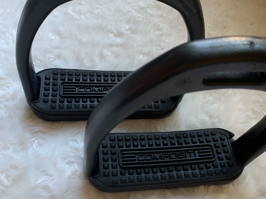 Стремена пластиковые