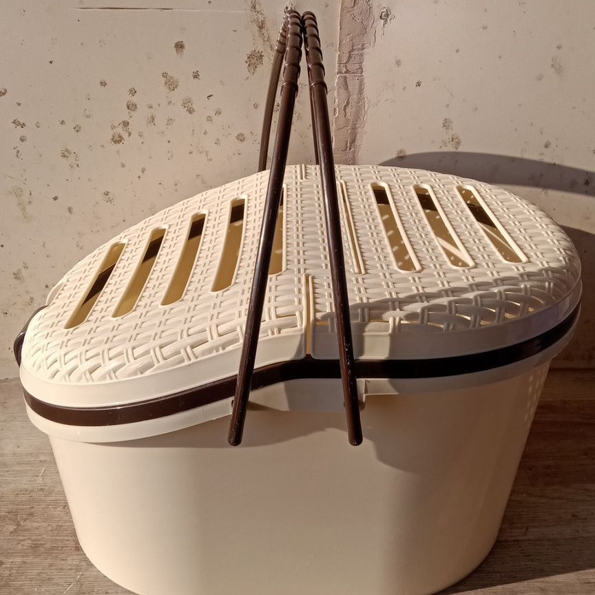 Переноска для животных пластиковая