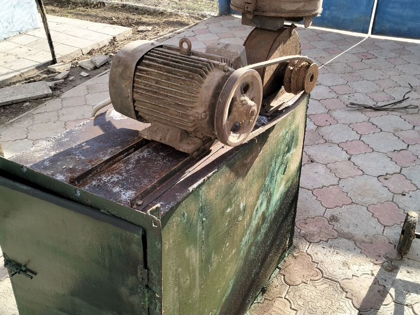 Зернодробилка