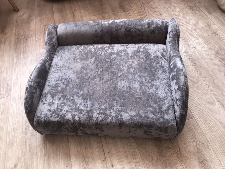 Кошачий диванчик ручной работы