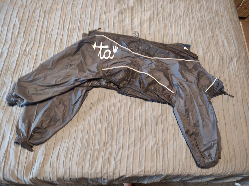 Комбинезон для собак Hurtta черный р. 701