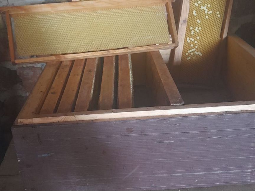 Пчеловодческий инвентарь