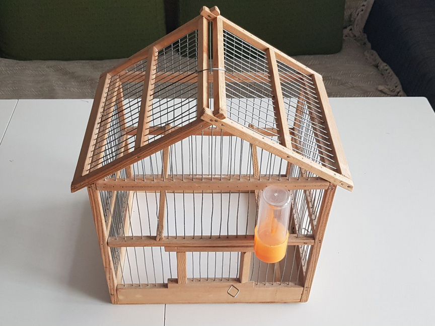 Клетка-домик для птиц