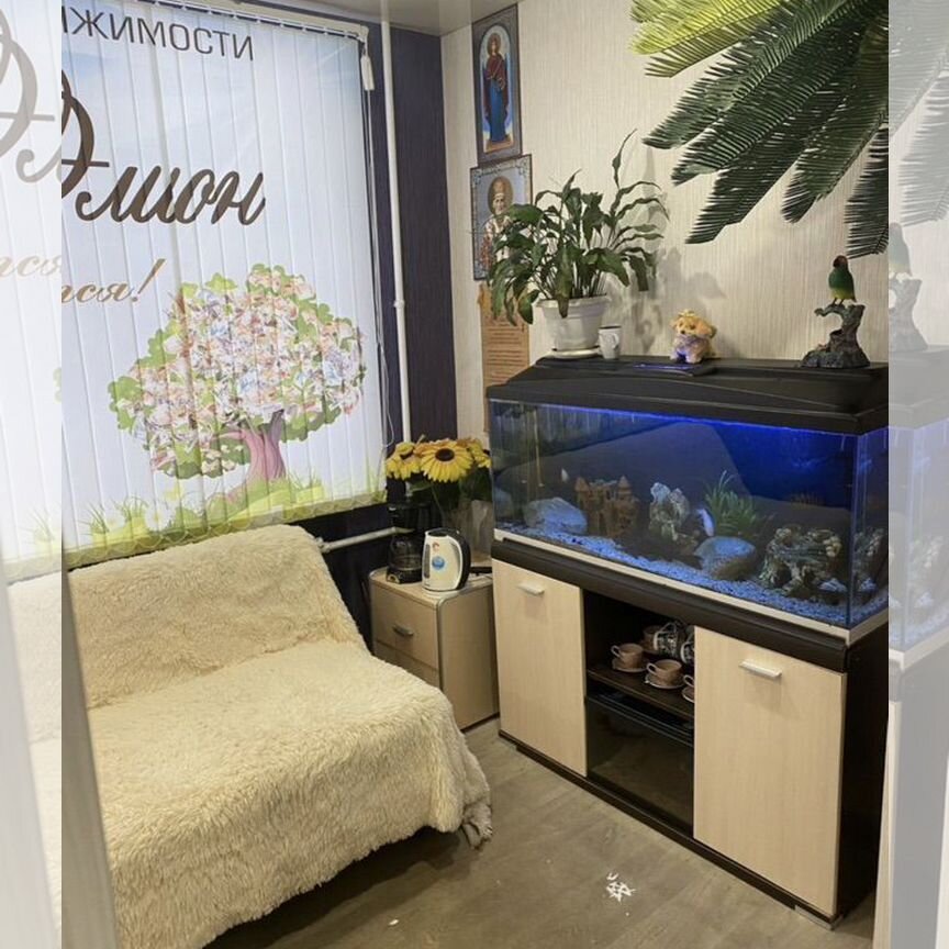 Продам аквариум с рыбками