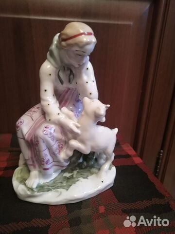 Фарфоровая статуэтка Аленушка с козленком купить в Новосибирске | Хобби ...