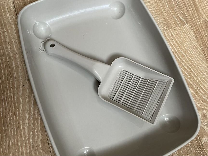 Лоток и совок для кошачьего туалета