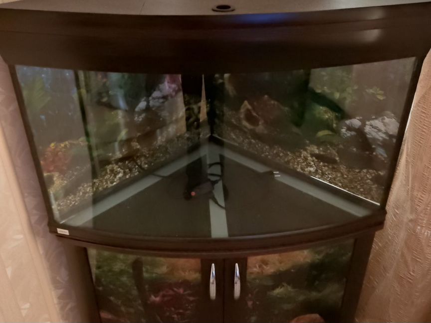 Аквариум угловой с тумбой