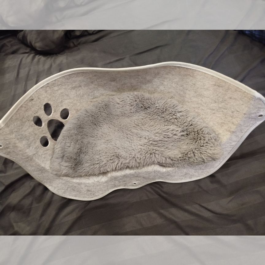 Гамак для кошек на окно