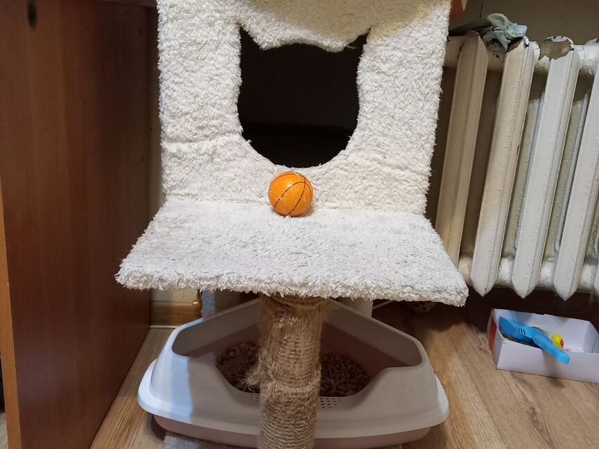 Домик для кошки с когтеточкой бу