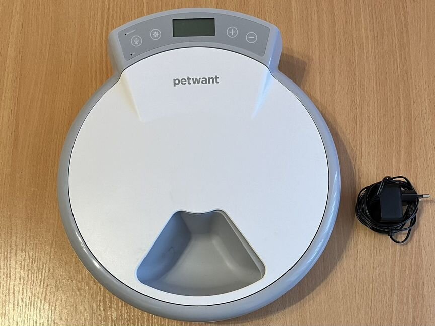 Автокормушка Petwant PF-105 для собак и кошек