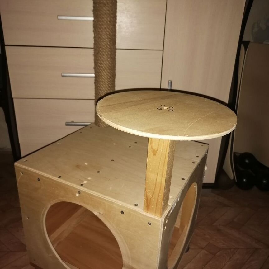 Домик когтеточка, не обшит. Отдам