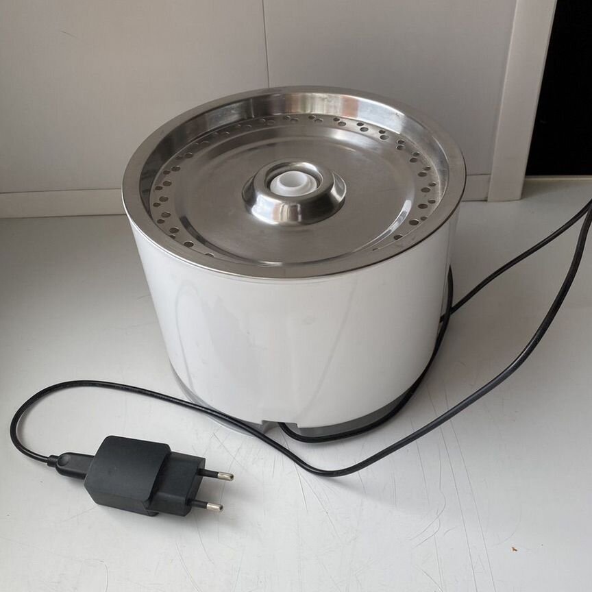 Фонтан поилка для кошек и собак