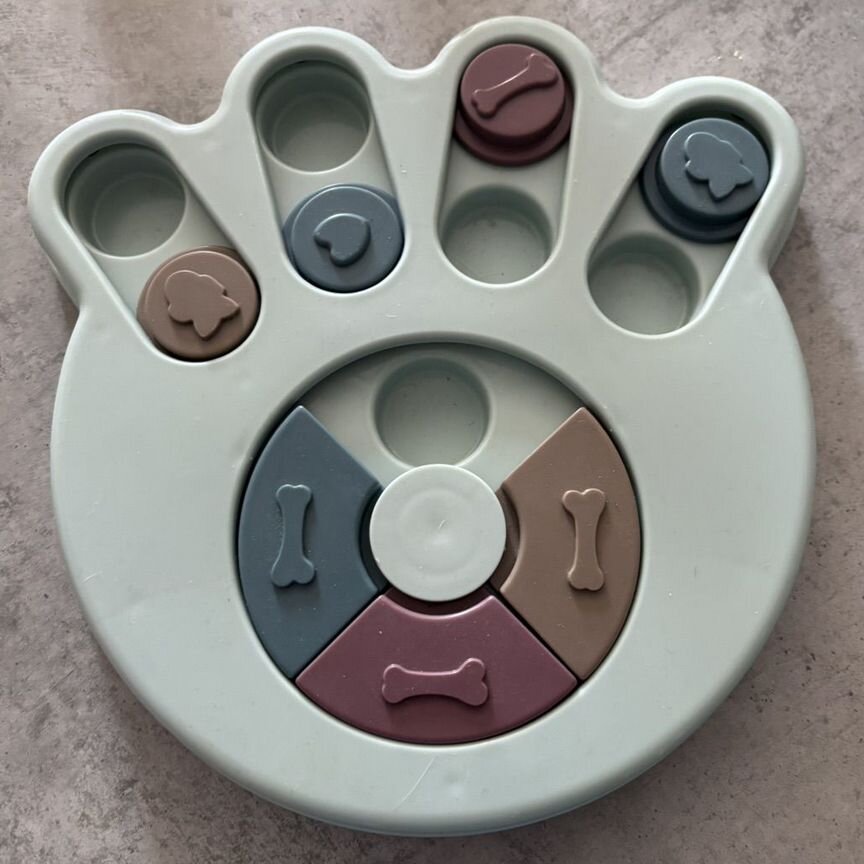 Игрушка кормушка для собак и кошек