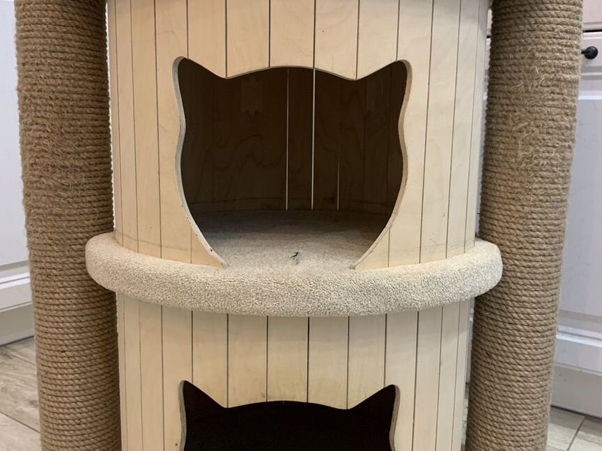 Домик для кошки с когтеточкой