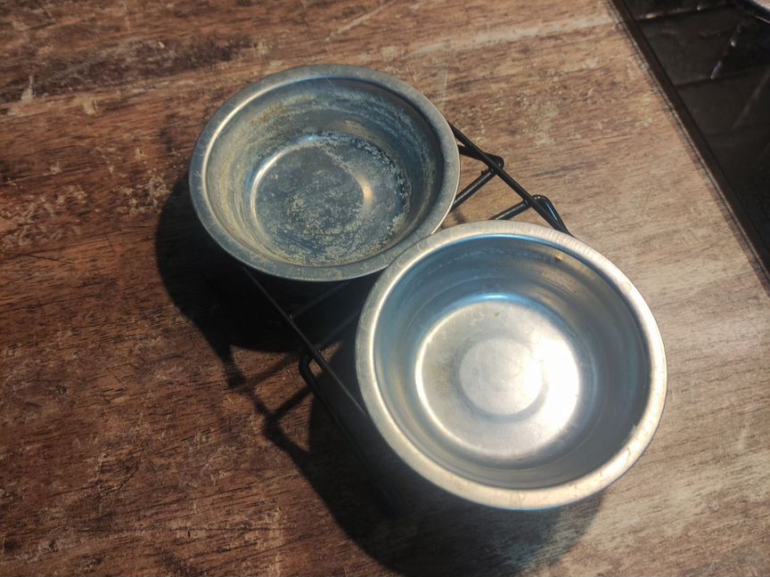 Миски на подставке