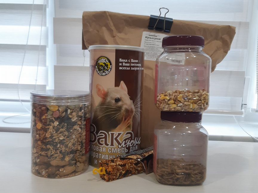 Корм и лакомства для крыс