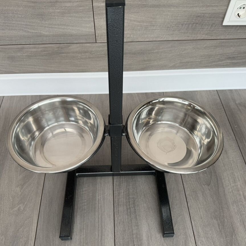 Миски на подставке для собак