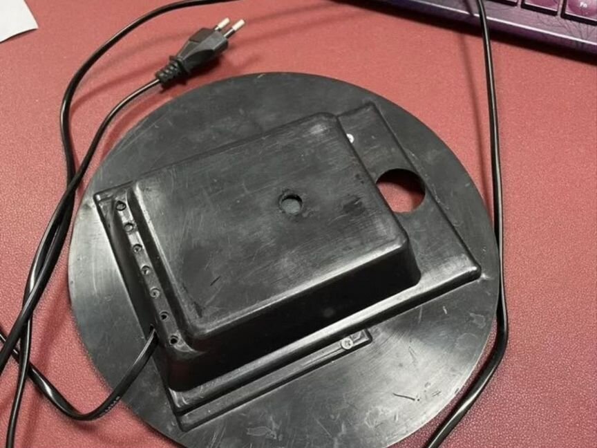 Крышка для круглого аквариума с лампой