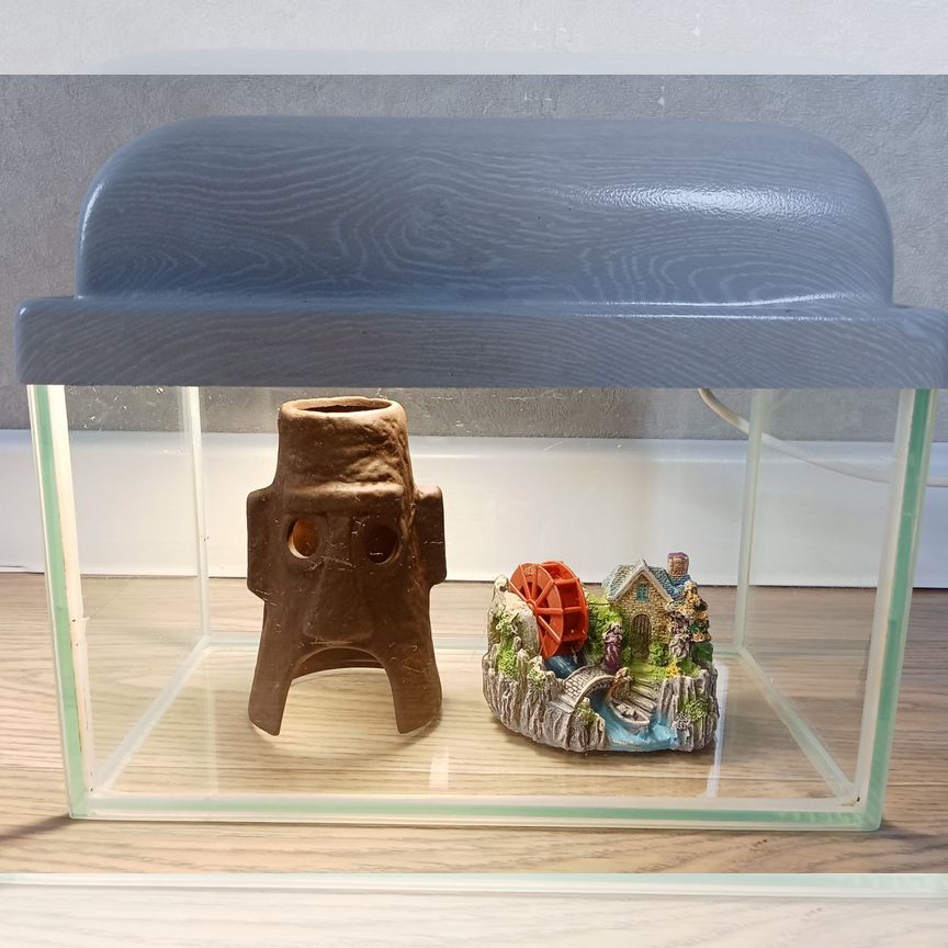 Аквариум прямоугольный с крышкой с подсветкой 5 л