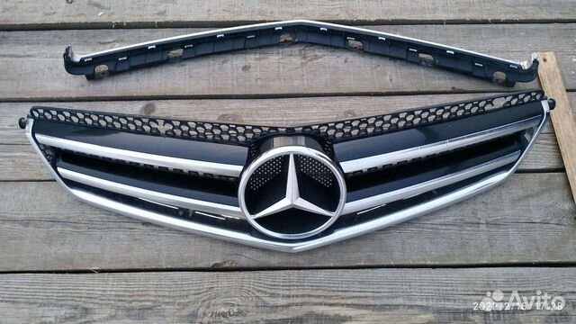 Решетка радиатора w204 C63 AMG купить в Москве MERCEDES-BENZ ...