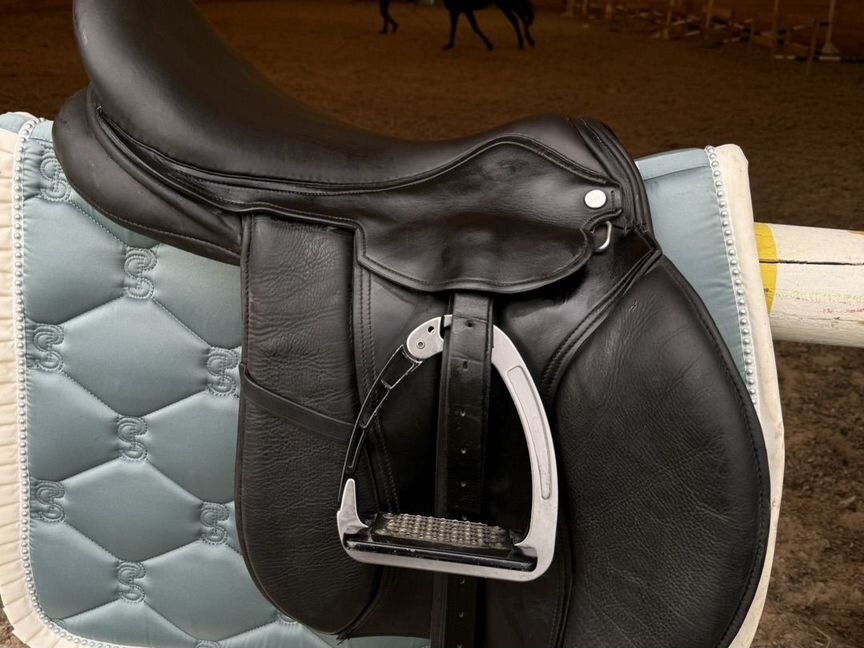 Конкурное седло