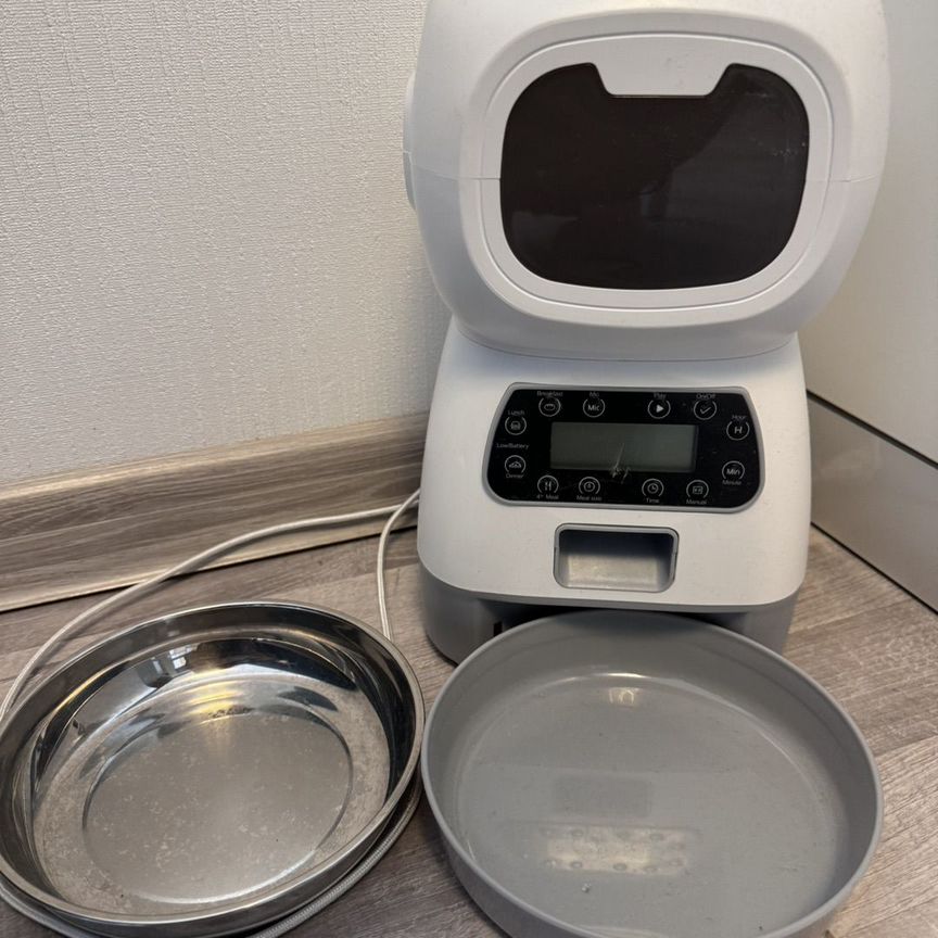 Автоматическая кормушка для кошек и собак PetPaw