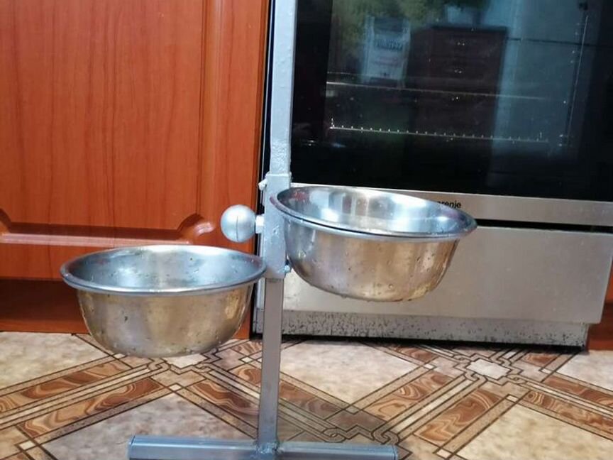 Подставка для собачьих мисок