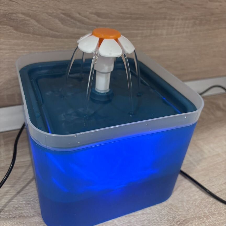 Фонтан поилка для кошек