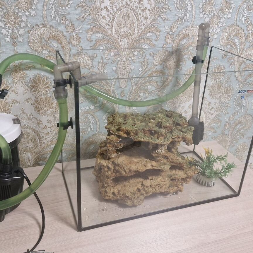 Аквариум с фильтроми