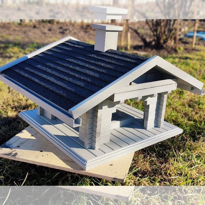 Кормушка для птиц из дерева