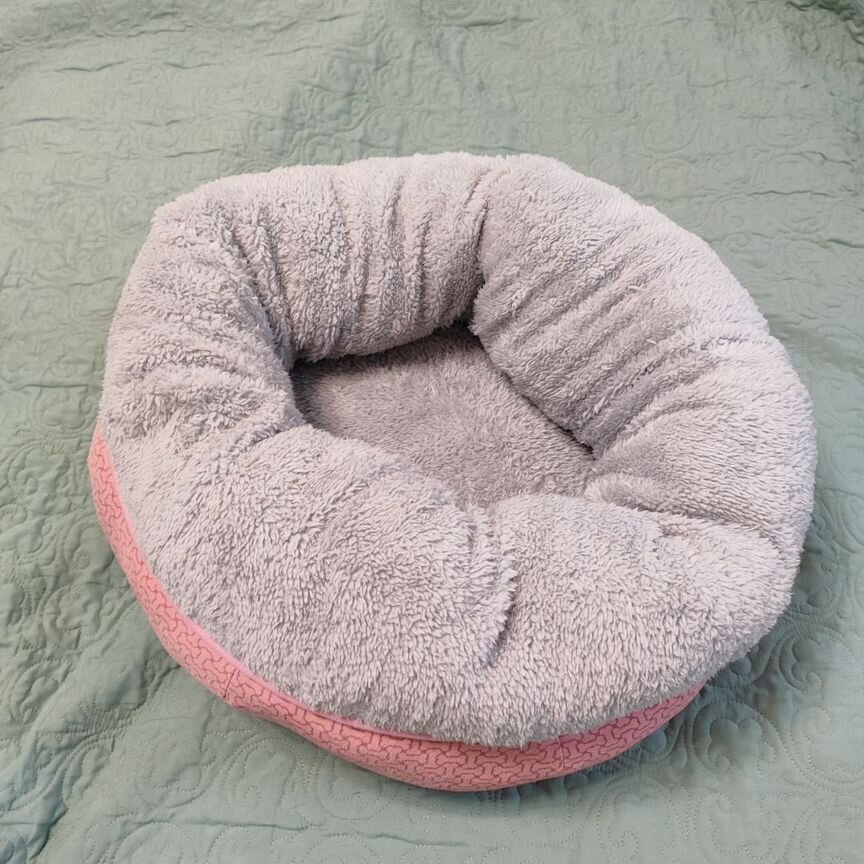 Лежанка для кошек и собак