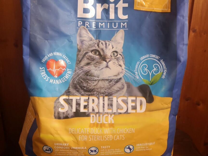 Корм Brit Premium для кошек 2 кг пеленки отдаю
