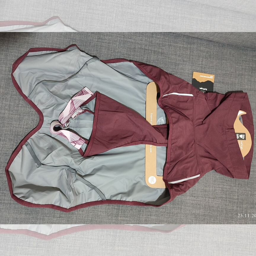 Дождевик для собаки Hurtta ECO, регулируемый