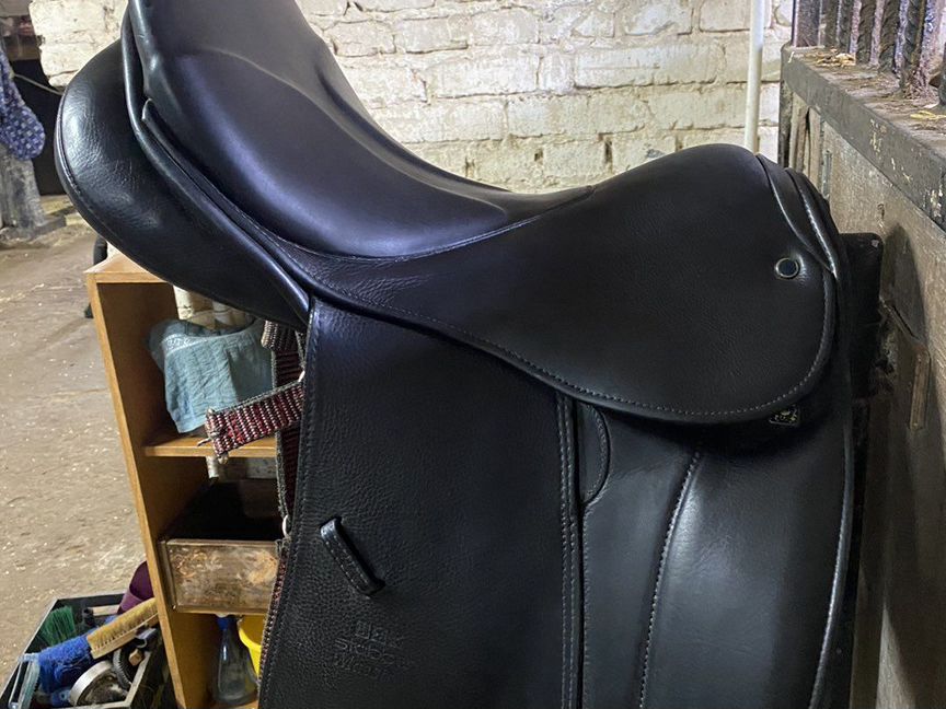 Профессиональное выездковое седло Stübben Maestoso