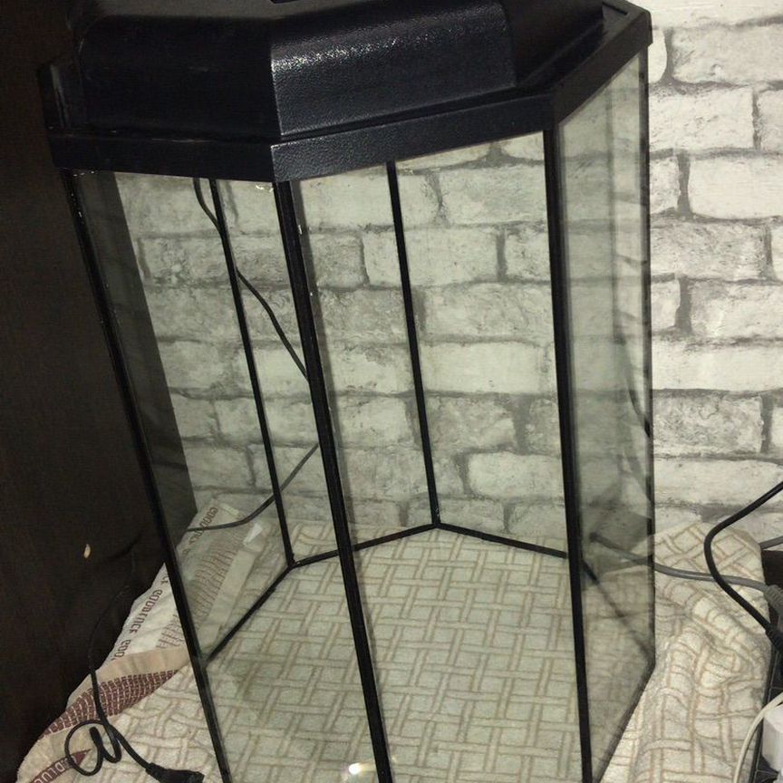 Аквариум высокий