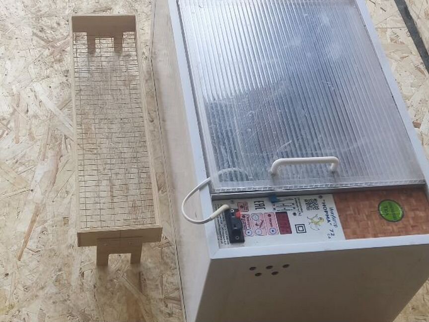 Инкубатор для яиц автоматический блиц