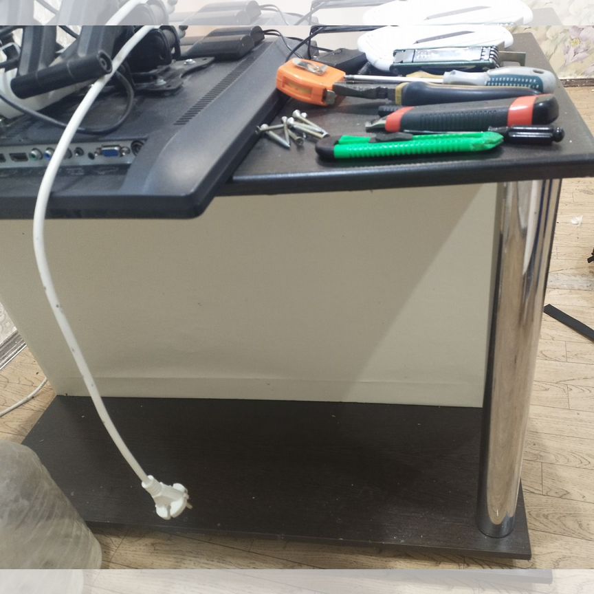 Продается столик под аквариум