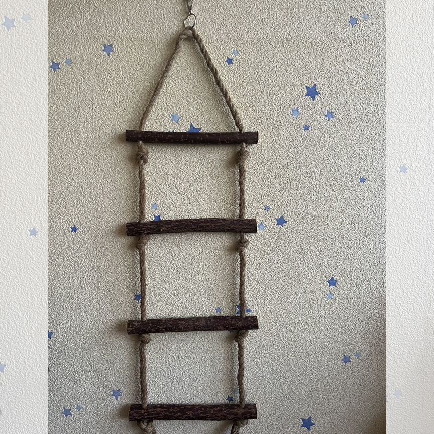 Игрушка для попугая