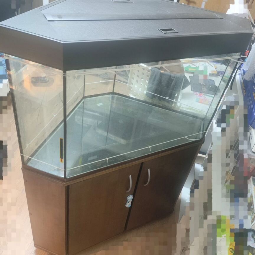 Угловой аквариум Eheim с тумбой