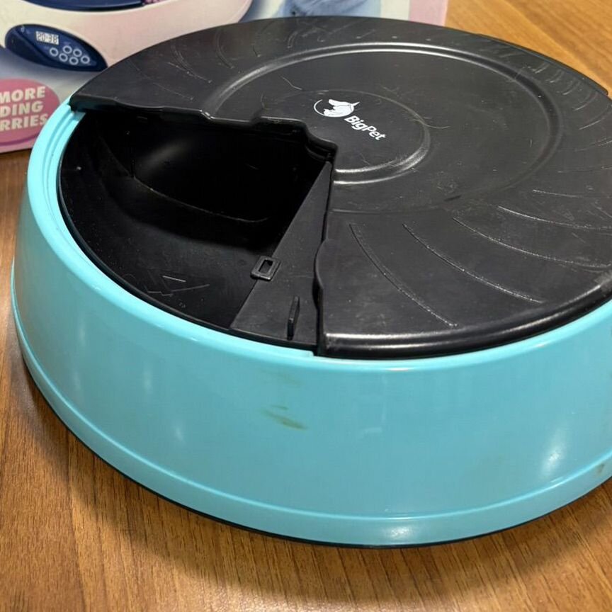 Автоматическая кормушка на 4 порции