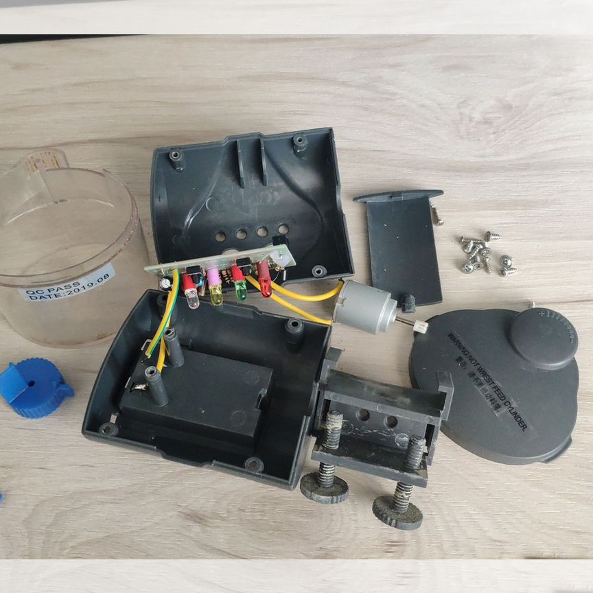 Кормушка для рыбок