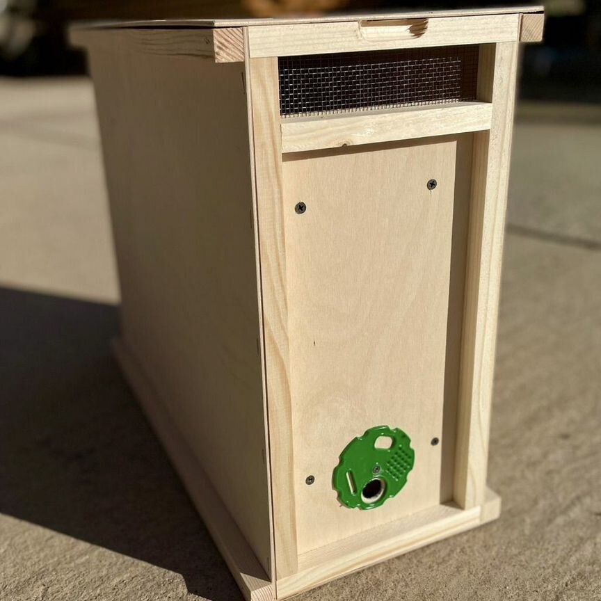 Ящик пчелопакет ловушка с рамками