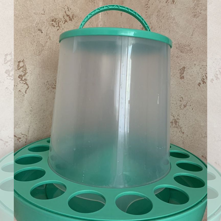 Кормушка для кур,уток гусей