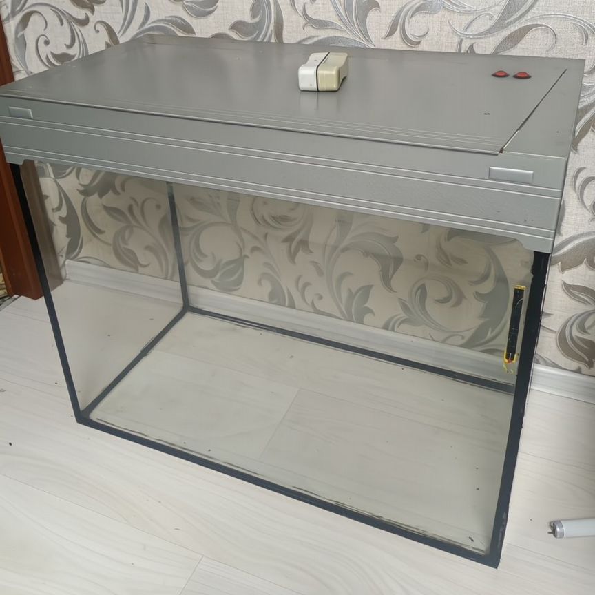 Аквариум с тумбой