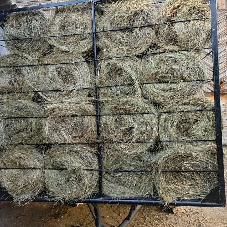 Сено в мини рулонах